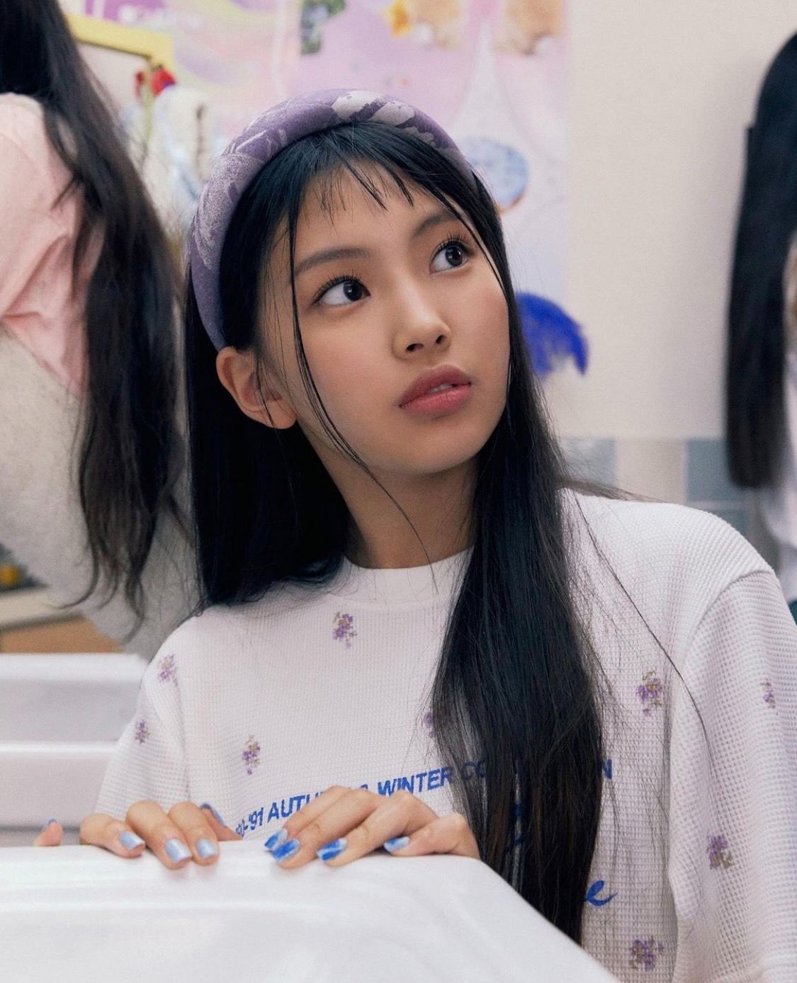 NewJeans的忙內Hyein年齡到底有多小？韓網：看SHINee泰民的寵物狗就知道！XD